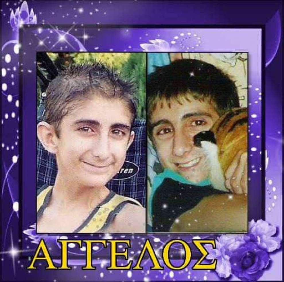 ΟΙΚΟΓΕΝΕΙΑ ΘΕΟΦΑΝΟΥΣ: Eις μνήμη του Άγγελου θα φωταγωγήσει το σπίτι της ...