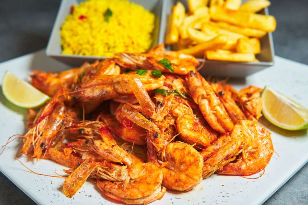 Enjoy delicious juicy prawns and more! - Experience the addictive taste