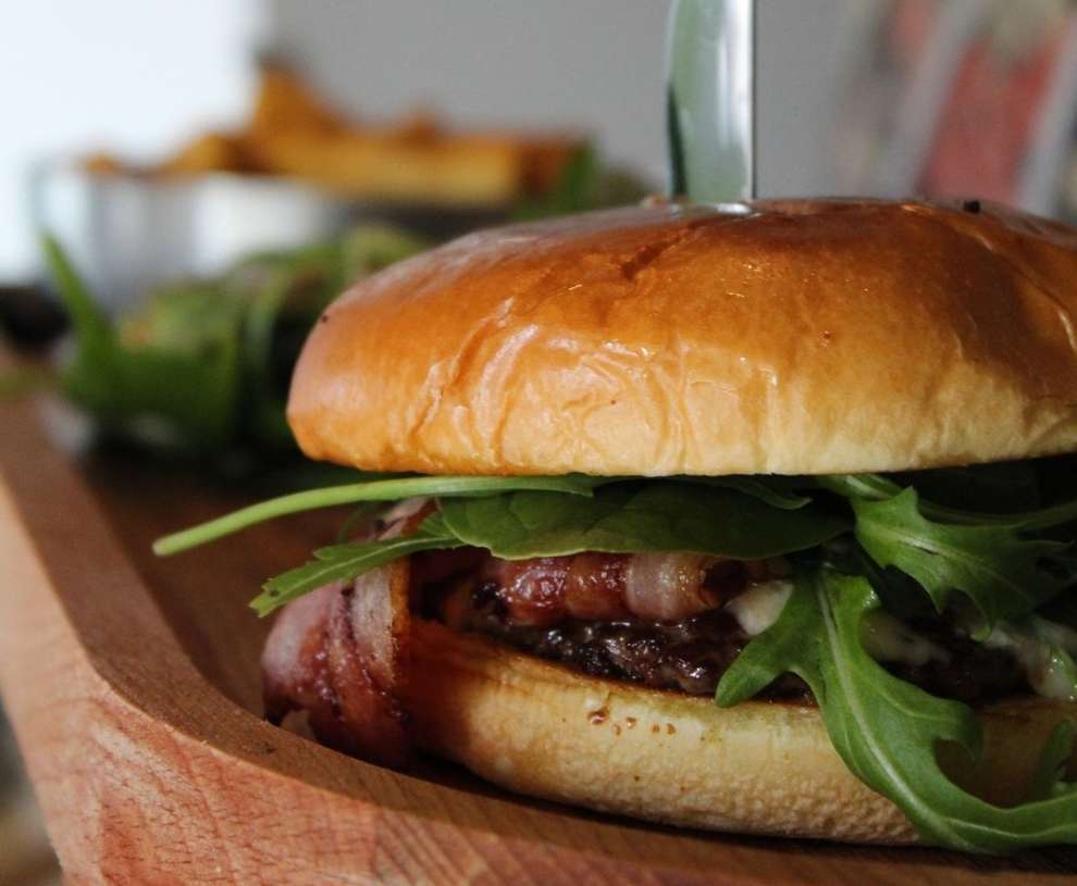 4 options for delicious burgers in Pafos - Try them and you will surely ...