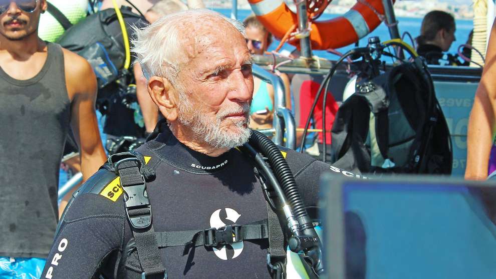 Ναυάγιο Ζηνοβία - Ρεκόρ Guinness - Ray Woolley: Ο γηραιότερος δύτης του ...