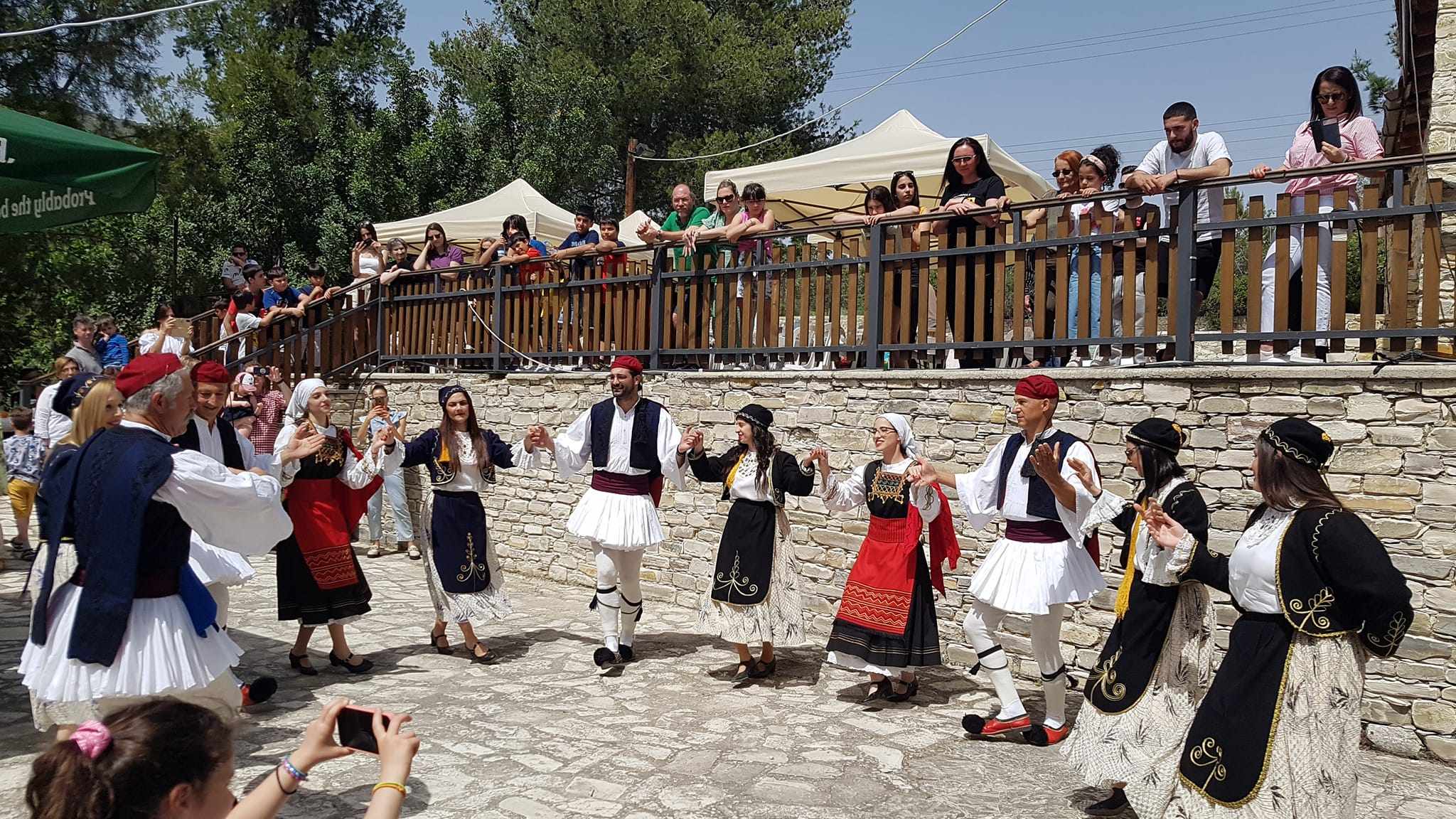 Δευτέρα του Πάσχα με παιχνίδια, χορούς και φαγητό σε ένα από τα πιο ...