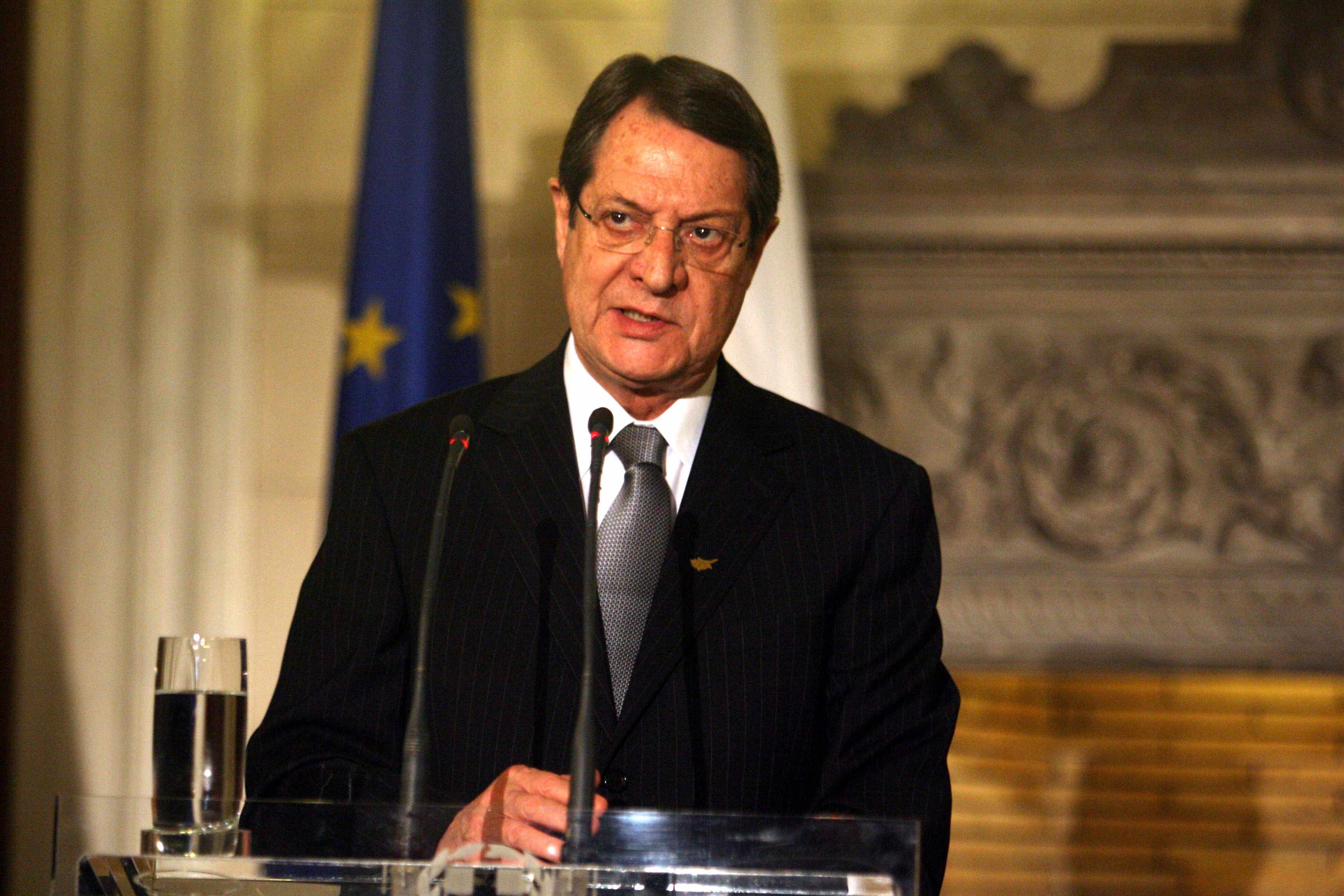 5 κόκκινες γραμμές από τον Αναστασιάδη προς τον διάδοχο του - Δεν ...