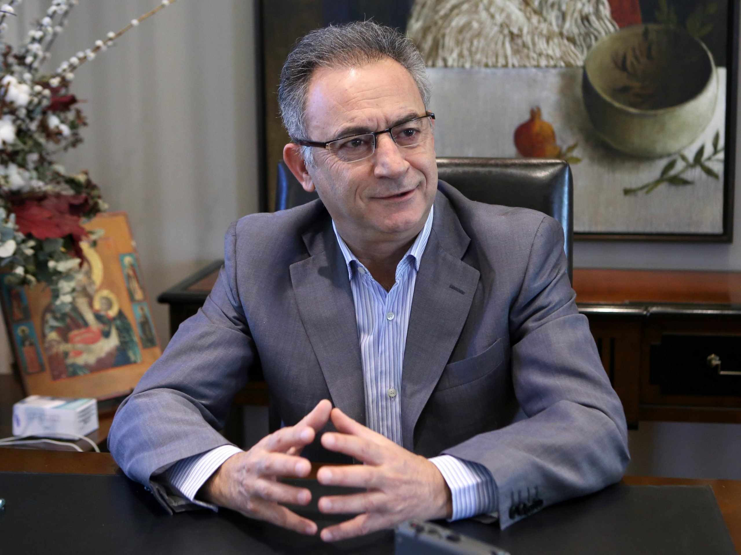 Α.Νεοφύτου: Στις αβλατζιές και τις μάντρες που γεννήθηκα, όχι σε ...