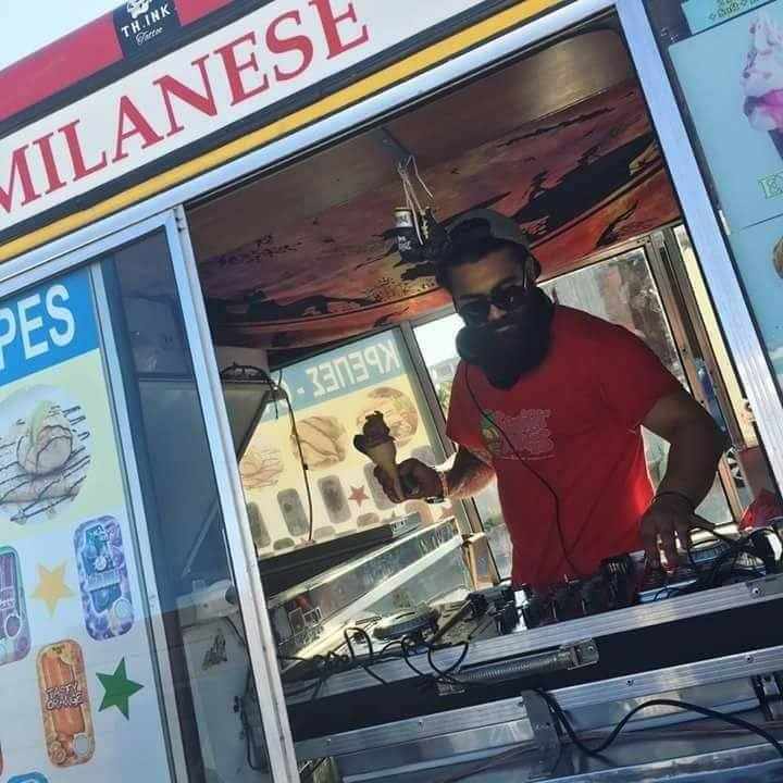 DJ Ice Cream: - Μετέτρεψε το «παγωτάρικό» του σε κινούμενη δισκοθήκη