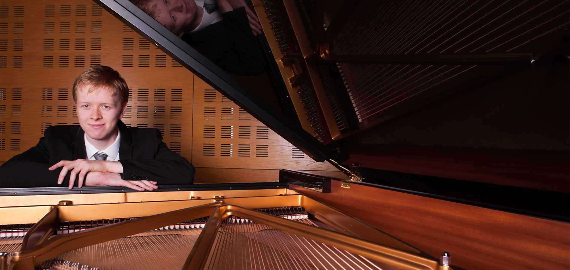 Ο εντυπωσιακός Ουαλός πιανίστας Luke Jones στην Κύπρο - Ρεσιτάλ Πιάνου ...